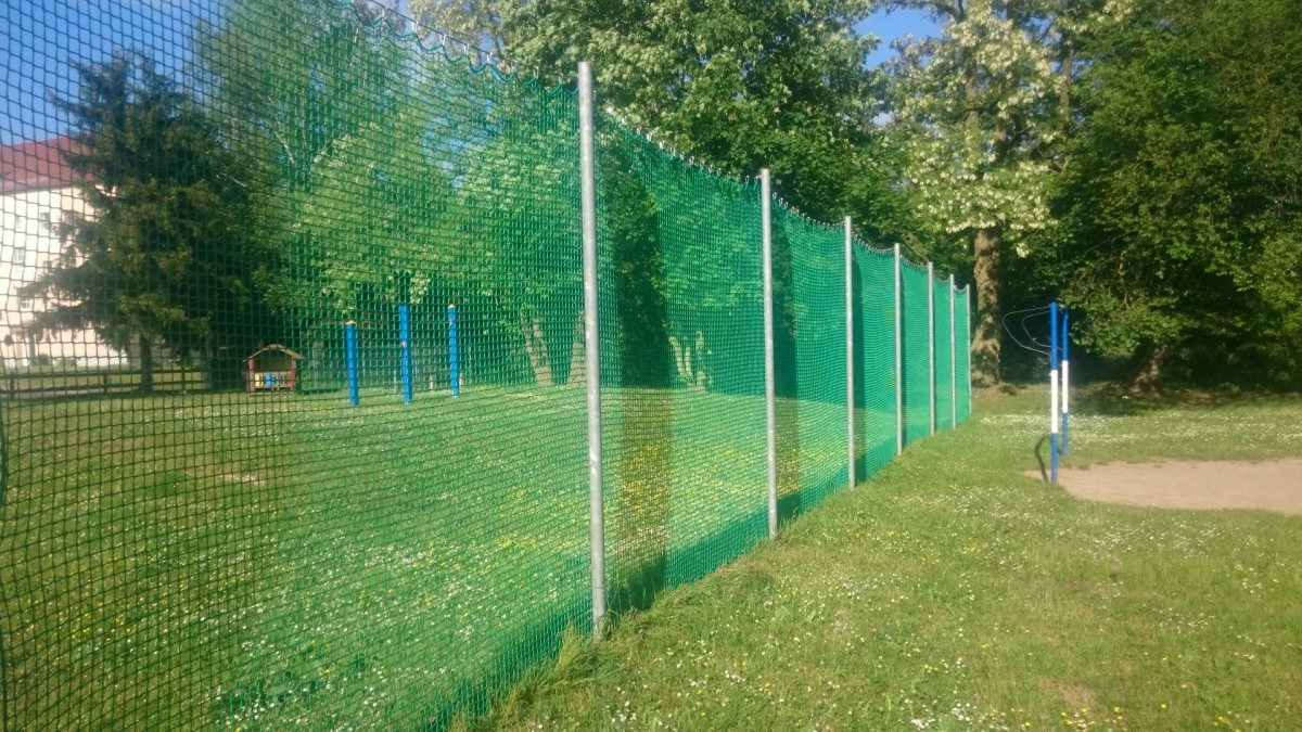 Ball catch net coarse meshed 100|3mm stable - Dr. THIEL GmbH