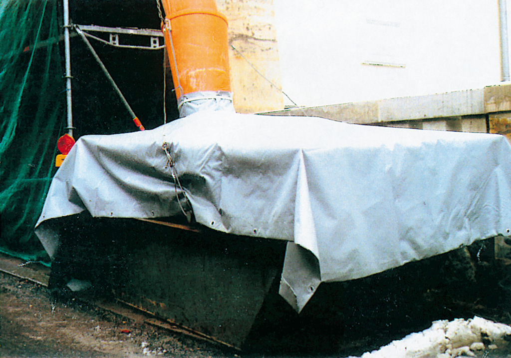 PVC Skip cover tarpaulin with filler for bulk good chutes 630g /m²