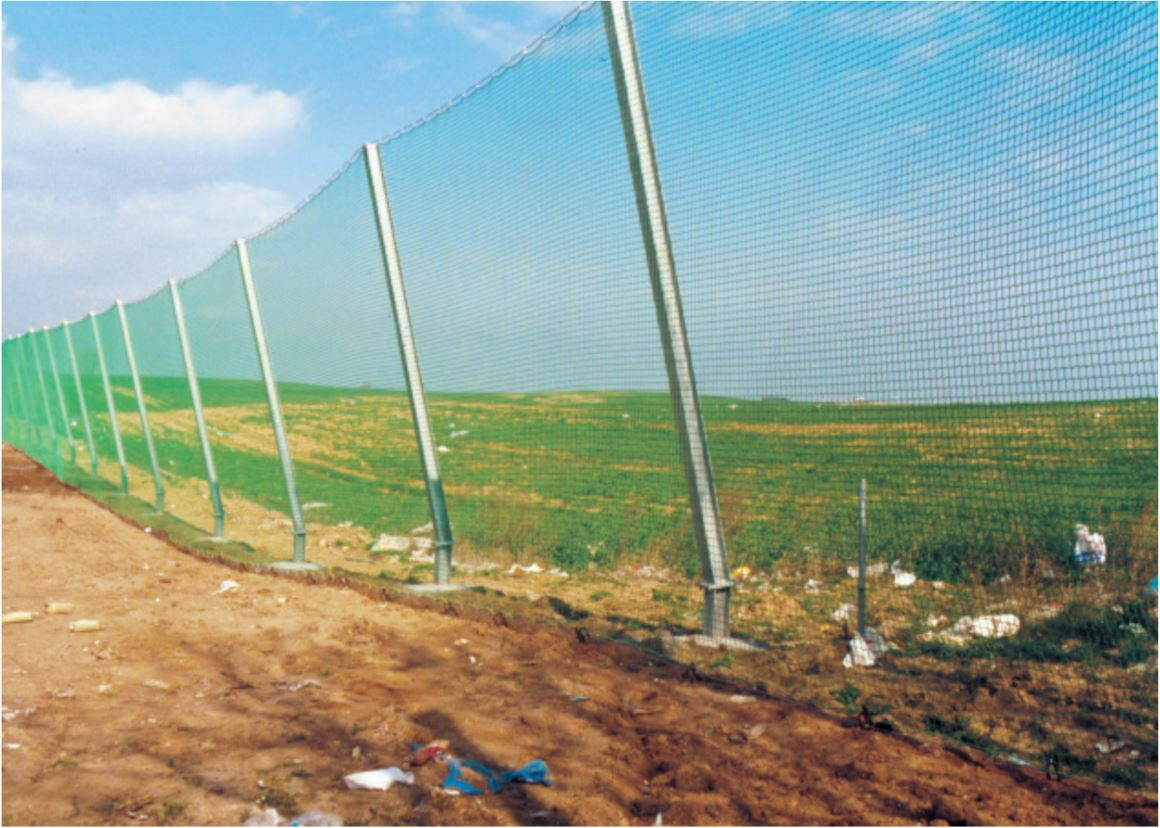 Staionary catch fence system reinforced