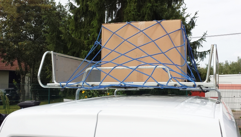 Luggage net made of rubber cord